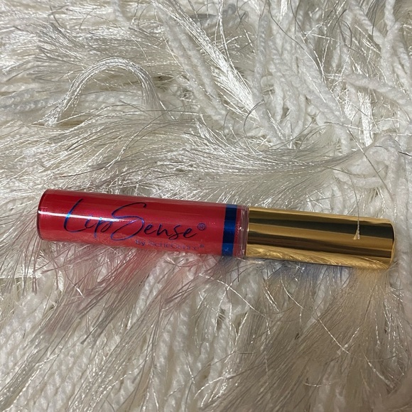 SeneGence | Makeup | New Sealed Senegence Lip Sense Liquid Lipstick ...